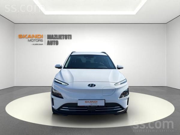 Balts Hyundai Kona 2022 Rīga, ar dzinēja tilpumu 0.00 L un nobraukumu 18 tūkst. km par 20990 €, foto 2 vietnē AUTOMOTO.COM.LV