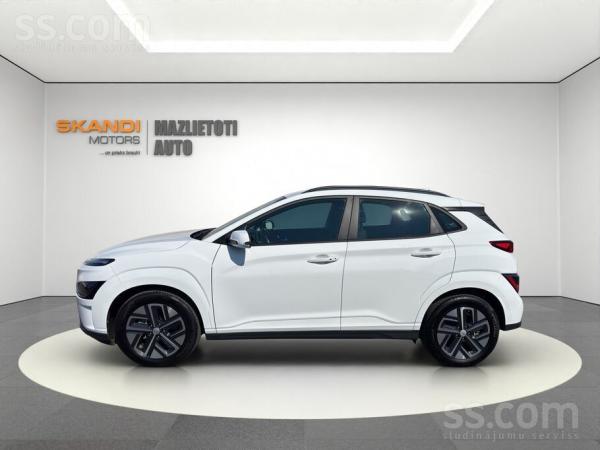 Balts Hyundai Kona 2022 Rīga, ar dzinēja tilpumu 0.00 L un nobraukumu 18 tūkst. km par 20990 €, foto 3 vietnē AUTOMOTO.COM.LV