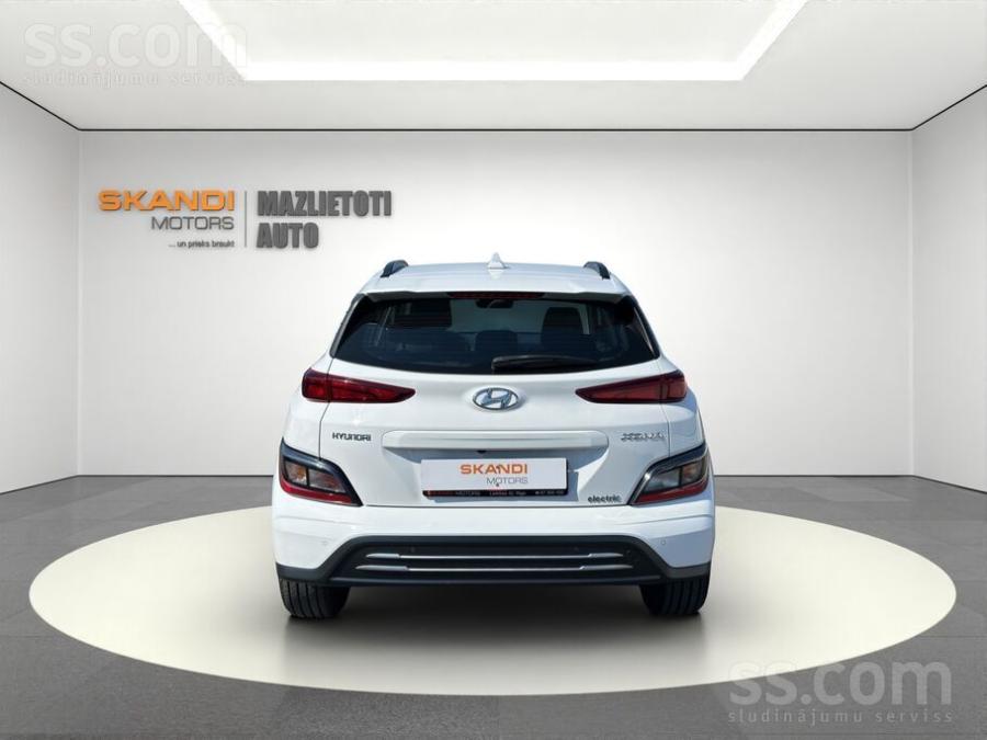 Белый Хендай Кона 2022 в Рига, объемом двигателя 0.00 л и пробегом 18 тыс. км за 20990 €, фото 6 на AUTOMOTO.COM.LV