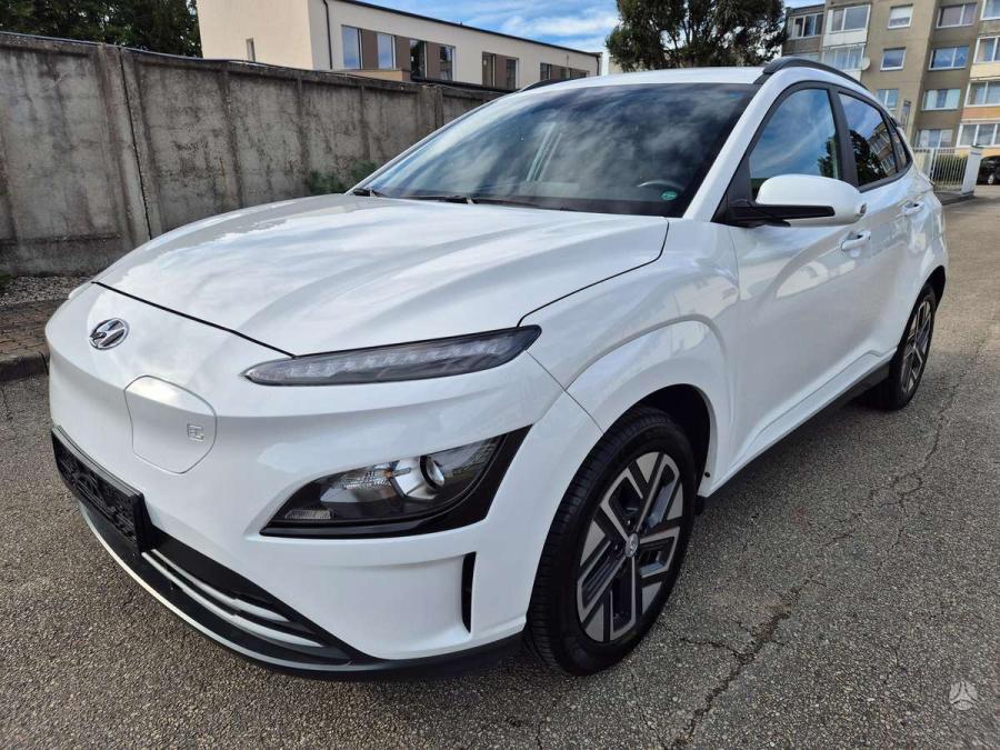 Balts Hyundai Kona 2022 Mažeikiai, ar dzinēja tilpumu 0.00 L un nobraukumu 62 tūkst. km par 14400 €, foto 1 vietnē AUTOMOTO.COM.LV