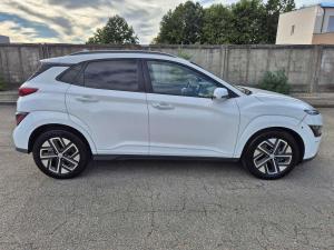 Balts Hyundai Kona 2022 Mažeikiai, ar dzinēja tilpumu 0.00 L un nobraukumu 62 tūkst. km par 14400 €, foto 6 vietnē AUTOMOTO.COM.LV