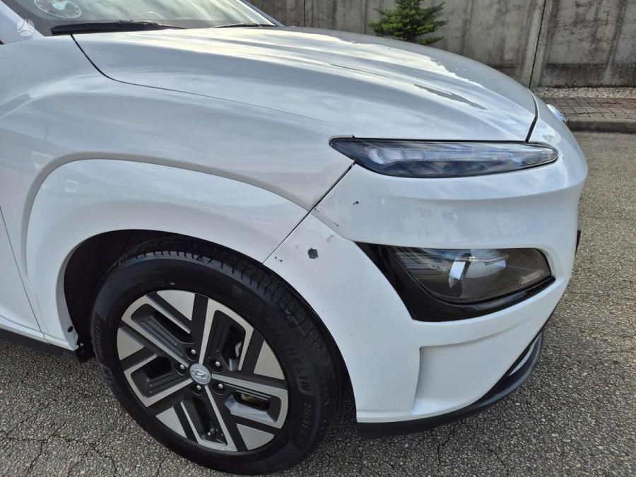 Balts Hyundai Kona 2022 Mažeikiai, ar dzinēja tilpumu 0.00 L un nobraukumu 62 tūkst. km par 14400 €, foto 8 vietnē AUTOMOTO.COM.LV