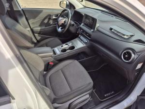 Balts Hyundai Kona 2022 Mažeikiai, ar dzinēja tilpumu 0.00 L un nobraukumu 62 tūkst. km par 14400 €, foto 10 vietnē AUTOMOTO.COM.LV