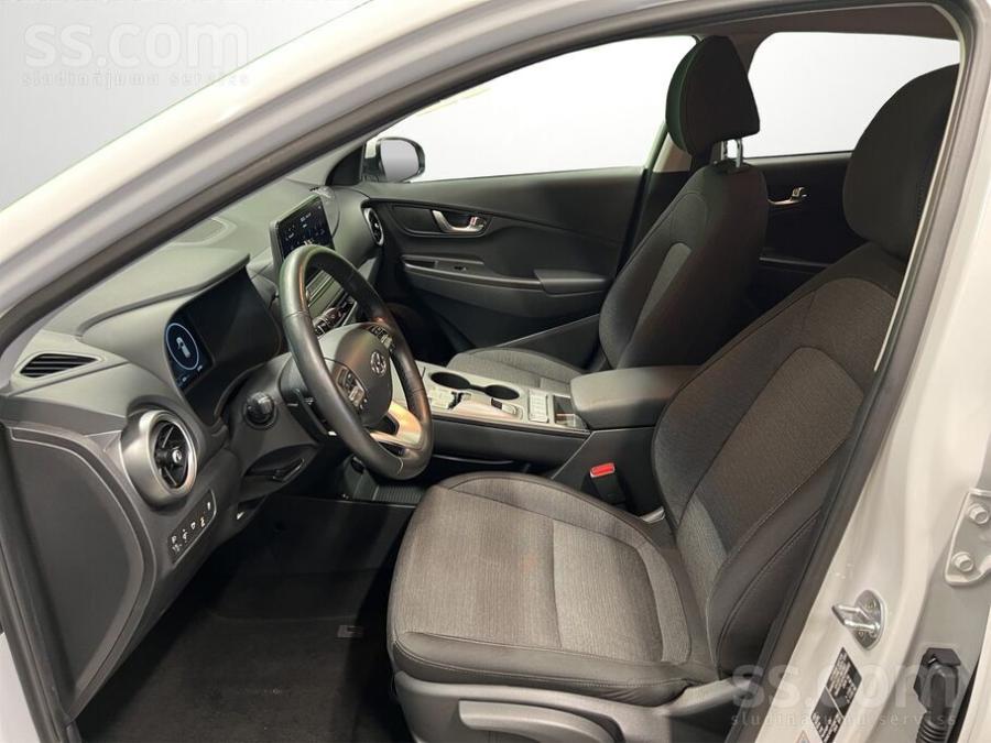 Balts Hyundai Kona 2022 Rīga, ar dzinēja tilpumu 1.60 L un nobraukumu 22 tūkst. km par 21990 €, foto 11 vietnē AUTOMOTO.COM.LV