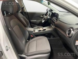 Balts Hyundai Kona 2022 Rīga, ar dzinēja tilpumu 1.60 L un nobraukumu 22 tūkst. km par 21990 €, foto 19 vietnē AUTOMOTO.COM.LV
