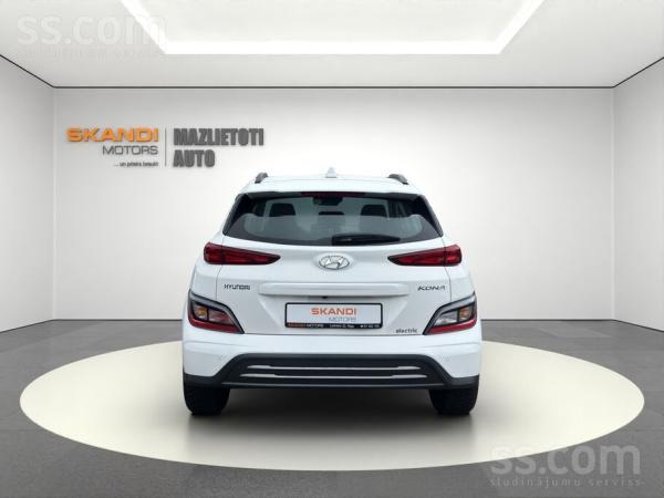 Balts Hyundai Kona 2023 Rīga, ar dzinēja tilpumu 0.00 L un nobraukumu 22 tūkst. km par 19490 €, foto 5 vietnē AUTOMOTO.COM.LV