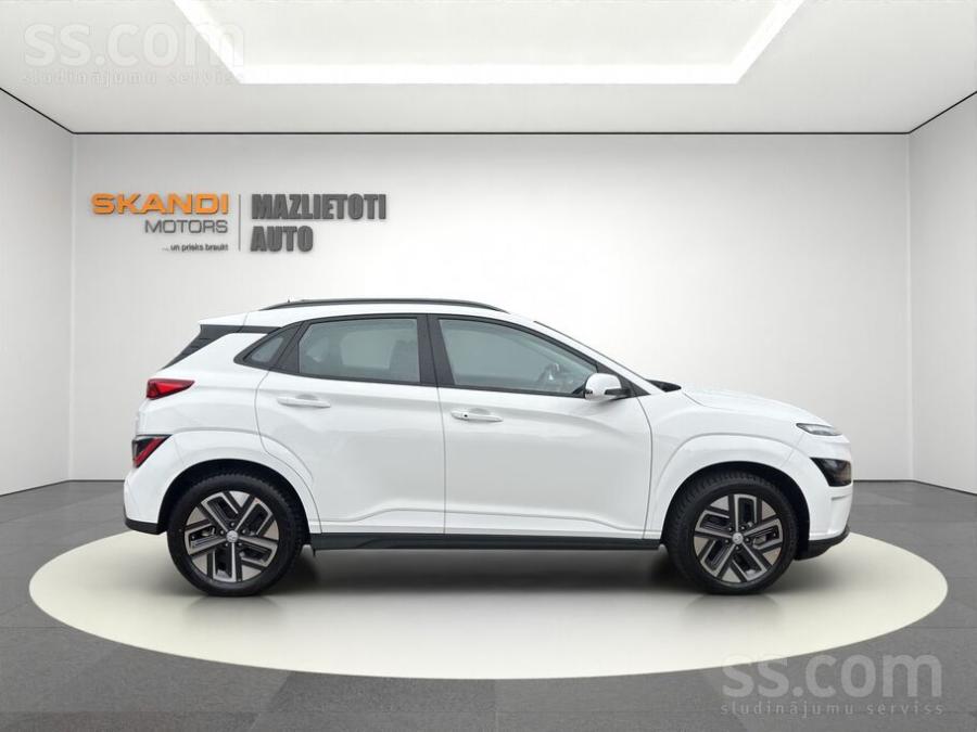 Balts Hyundai Kona 2023 Rīga, ar dzinēja tilpumu 0.00 L un nobraukumu 22 tūkst. km par 19490 €, foto 8 vietnē AUTOMOTO.COM.LV
