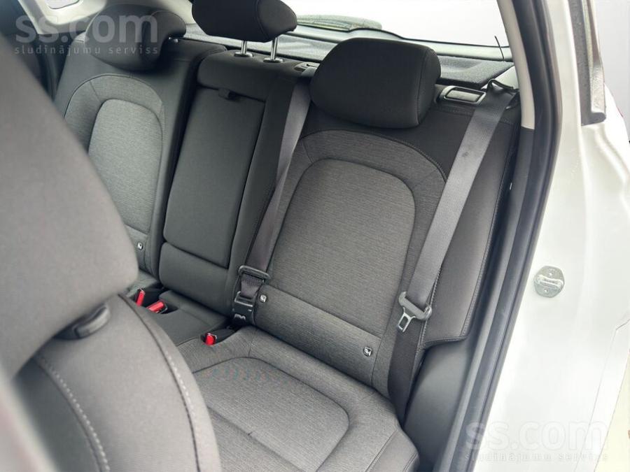 Balts Hyundai Kona 2023 Rīga, ar dzinēja tilpumu 0.00 L un nobraukumu 22 tūkst. km par 19490 €, foto 14 vietnē AUTOMOTO.COM.LV