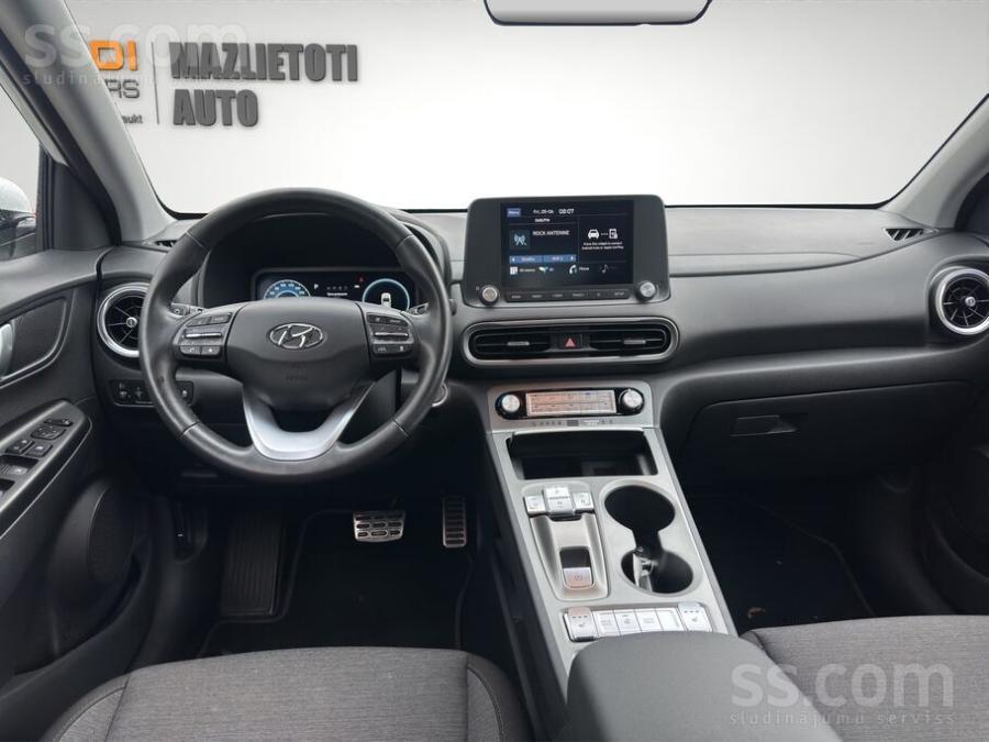 Balts Hyundai Kona 2023 Rīga, ar dzinēja tilpumu 0.00 L un nobraukumu 22 tūkst. km par 19490 €, foto 15 vietnē AUTOMOTO.COM.LV