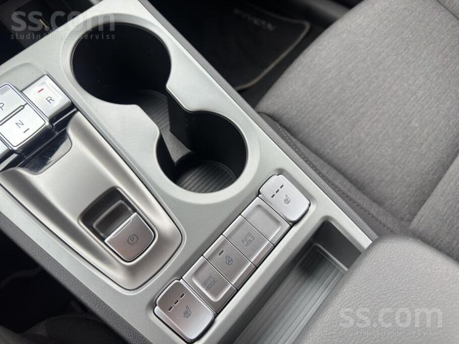 Balts Hyundai Kona 2023 Rīga, ar dzinēja tilpumu 0.00 L un nobraukumu 22 tūkst. km par 19490 €, foto 17 vietnē AUTOMOTO.COM.LV