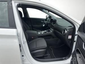 Balts Hyundai Kona 2023 Rīga, ar dzinēja tilpumu 0.00 L un nobraukumu 22 tūkst. km par 19490 €, foto 18 vietnē AUTOMOTO.COM.LV