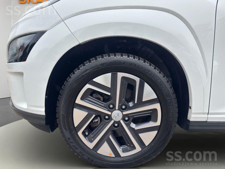 Balts Hyundai Kona 2023 Rīga, ar dzinēja tilpumu 0.00 L un nobraukumu 22 tūkst. km par 19490 €, foto 20 vietnē AUTOMOTO.COM.LV