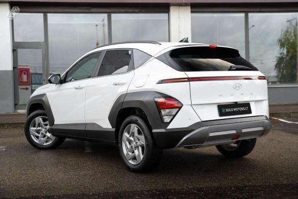 White Hyundai Kona 2024 in Vilnius, with an engine capacity of 1.00 L and mileage of 6 thousand km for 19500 €, photo 5 on AUTOMOTO.COM.LV