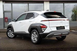 White Hyundai Kona 2024 in Vilnius, with an engine capacity of 1.00 L and mileage of 6 thousand km for 19500 €, photo 5 on AUTOMOTO.COM.LV