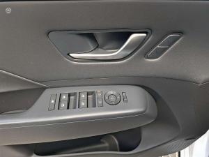 Balts Hyundai Kona 2024 Šauļi, ar dzinēja tilpumu 0.00 L un nobraukumu 152 tūkst. km par 24755 €, foto 15 vietnē AUTOMOTO.COM.LV