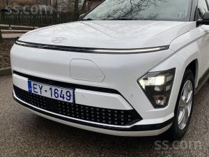 Белый Хендай Кона 2025 в Даугавпилс, объемом двигателя 1.00 л и пробегом 0 тыс. км за 28800 €, фото 3 на AUTOMOTO.COM.LV