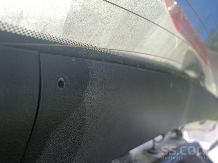 Balts Hyundai Kona 2018 Rīga, ar dzinēja tilpumu 1.60 L un nobraukumu 130 tūkst. km par 12000 €, foto 7 vietnē AUTOMOTO.COM.LV