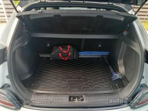 White Hyundai Kona 2018 in Tallinn, with an engine capacity of 1.60 L and mileage of 113 thousand km for 13500 €, photo 13 on AUTOMOTO.COM.LV