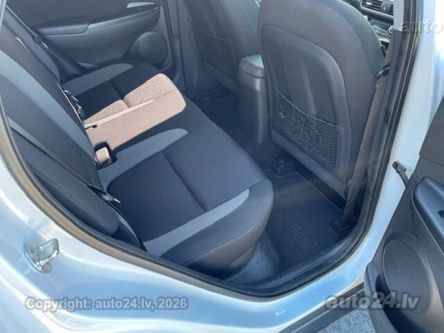 Balts Hyundai Kona 2018 Tallina, ar dzinēja tilpumu 1.60 L un nobraukumu 132 tūkst. km par 10990 €, foto 14 vietnē AUTOMOTO.COM.LV