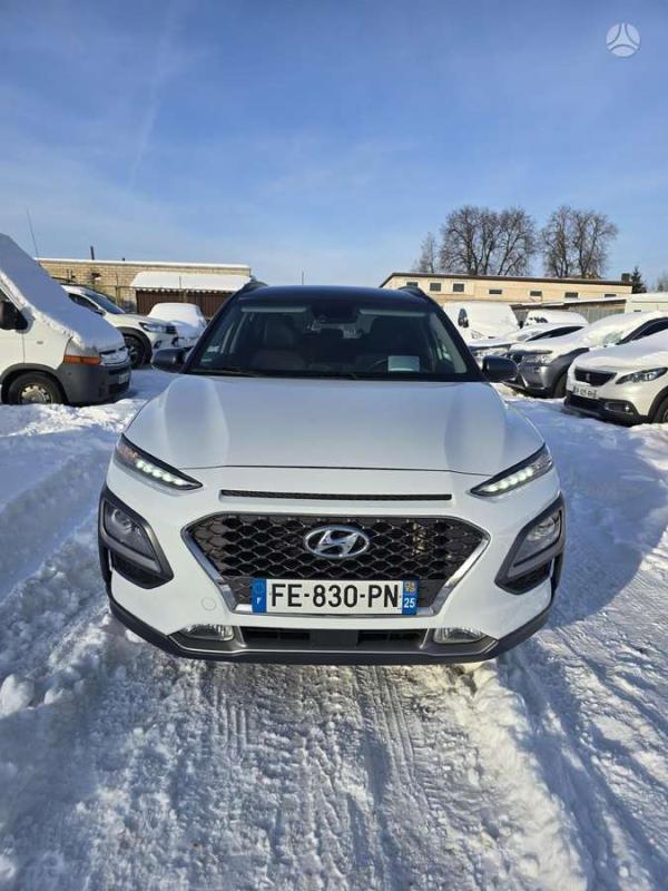 White Hyundai Kona 2019 in Taurage, with an engine capacity of 1.60 L and mileage of 182 thousand km for 12000 €, photo 2 on AUTOMOTO.COM.LV