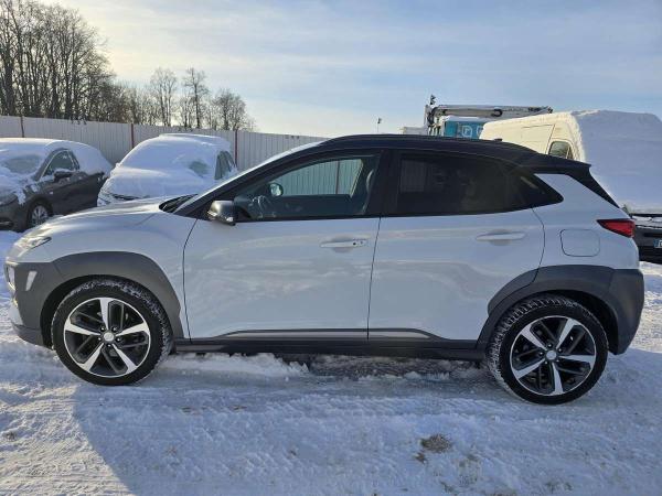 White Hyundai Kona 2019 in Taurage, with an engine capacity of 1.60 L and mileage of 182 thousand km for 12000 €, photo 3 on AUTOMOTO.COM.LV
