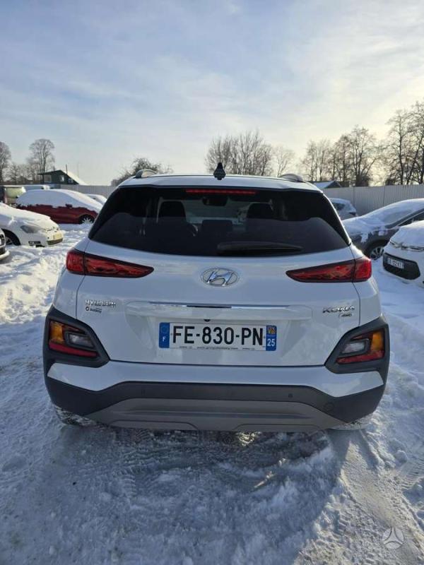 White Hyundai Kona 2019 in Taurage, with an engine capacity of 1.60 L and mileage of 182 thousand km for 12000 €, photo 5 on AUTOMOTO.COM.LV