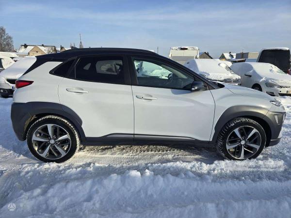 White Hyundai Kona 2019 in Taurage, with an engine capacity of 1.60 L and mileage of 182 thousand km for 12000 €, photo 7 on AUTOMOTO.COM.LV
