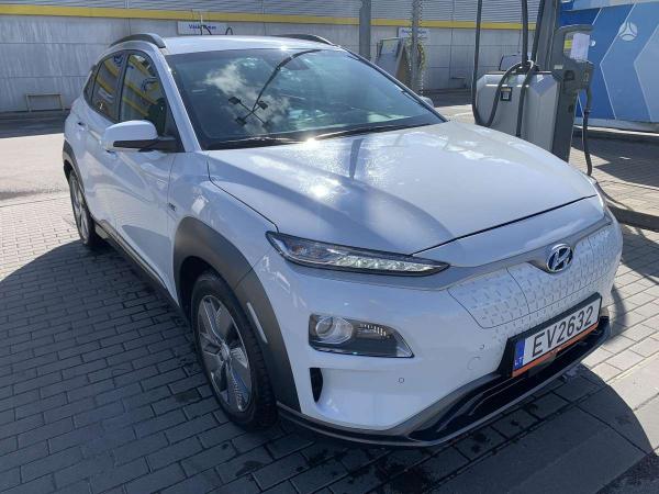 Белый Хендай Кона 2019 в Вильнюс, объемом двигателя 0.00 л и пробегом 141 тыс. км за 13200 €, фото 3 на AUTOMOTO.COM.LV