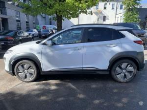 White Hyundai Kona 2019 in Vilnius, with an engine capacity of 0.00 L and mileage of 141 thousand km for 13200 €, photo 6 on AUTOMOTO.COM.LV