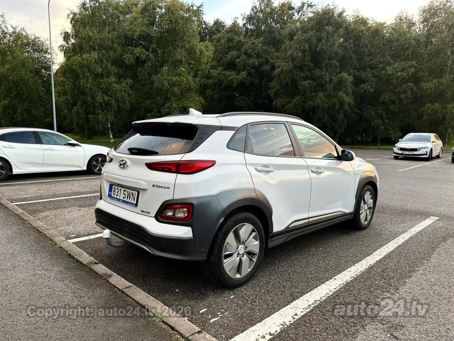 White Hyundai Kona 2019 in Tallinn, with an engine capacity of 0.00 L and mileage of 157 thousand km for 16500 €, photo 3 on AUTOMOTO.COM.LV
