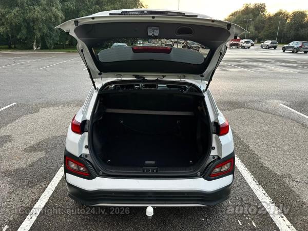 White Hyundai Kona 2019 in Tallinn, with an engine capacity of 0.00 L and mileage of 157 thousand km for 16500 €, photo 4 on AUTOMOTO.COM.LV