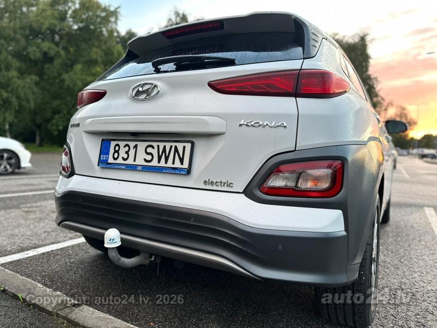White Hyundai Kona 2019 in Tallinn, with an engine capacity of 0.00 L and mileage of 157 thousand km for 16500 €, photo 5 on AUTOMOTO.COM.LV