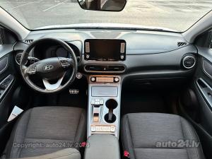 White Hyundai Kona 2019 in Tallinn, with an engine capacity of 0.00 L and mileage of 157 thousand km for 16500 €, photo 9 on AUTOMOTO.COM.LV