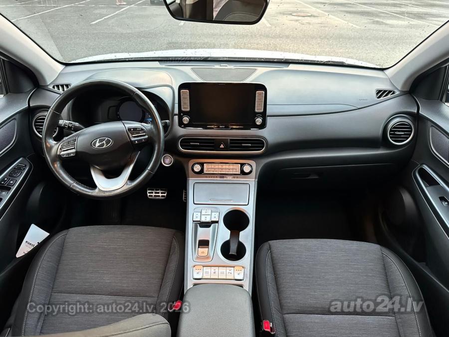 White Hyundai Kona 2019 in Tallinn, with an engine capacity of 0.00 L and mileage of 157 thousand km for 16500 €, photo 9 on AUTOMOTO.COM.LV