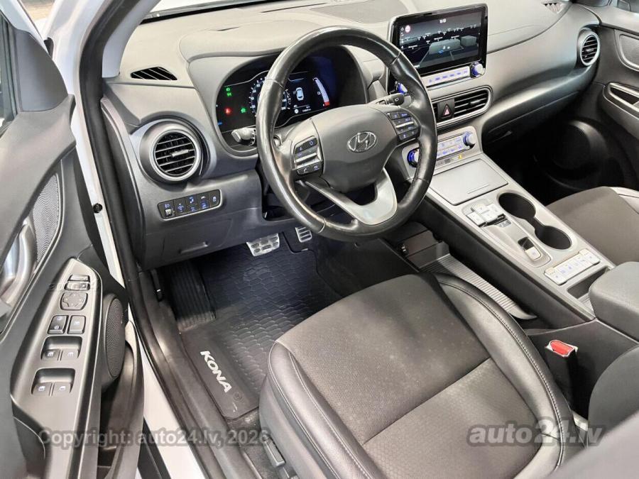 White Hyundai Kona 2020 in Tallinn, with an engine capacity of 0.00 L and mileage of 117 thousand km for 17900 €, photo 7 on AUTOMOTO.COM.LV