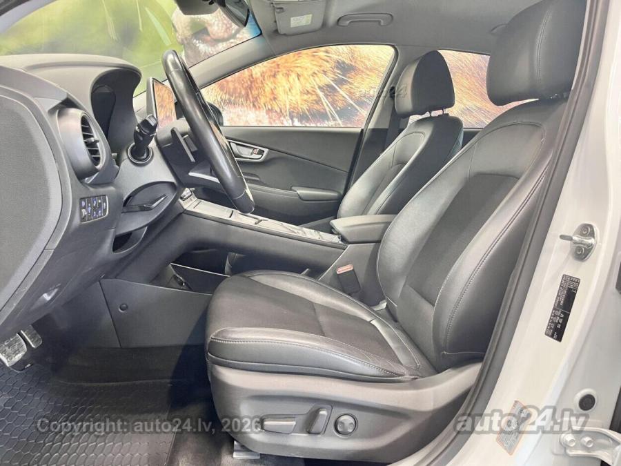 White Hyundai Kona 2020 in Tallinn, with an engine capacity of 0.00 L and mileage of 117 thousand km for 17900 €, photo 8 on AUTOMOTO.COM.LV