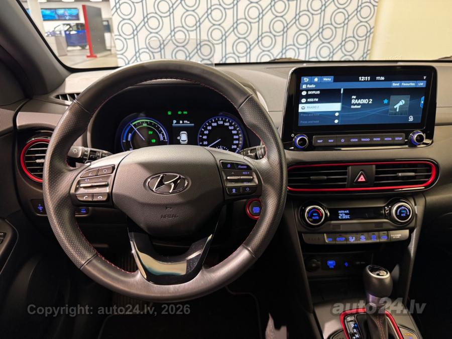 Balts Hyundai Kona 2020 Tallina, ar dzinēja tilpumu 1.60 L un nobraukumu 50 tūkst. km par 16500 €, foto 25 vietnē AUTOMOTO.COM.LV
