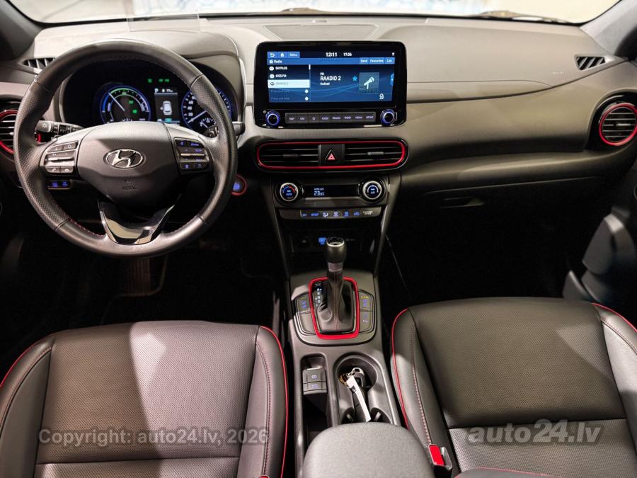 Balts Hyundai Kona 2020 Tallina, ar dzinēja tilpumu 1.60 L un nobraukumu 50 tūkst. km par 16500 €, foto 26 vietnē AUTOMOTO.COM.LV