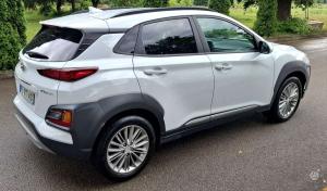 White Hyundai Kona 2021 in Taurage, with an engine capacity of 1.60 L and mileage of 192 thousand km for 10200 €, photo 5 on AUTOMOTO.COM.LV