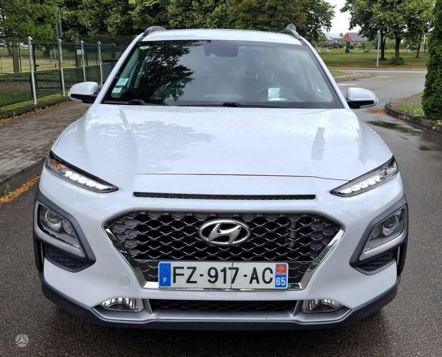 White Hyundai Kona 2021 in Taurage, with an engine capacity of 1.60 L and mileage of 192 thousand km for 10200 €, photo 9 on AUTOMOTO.COM.LV
