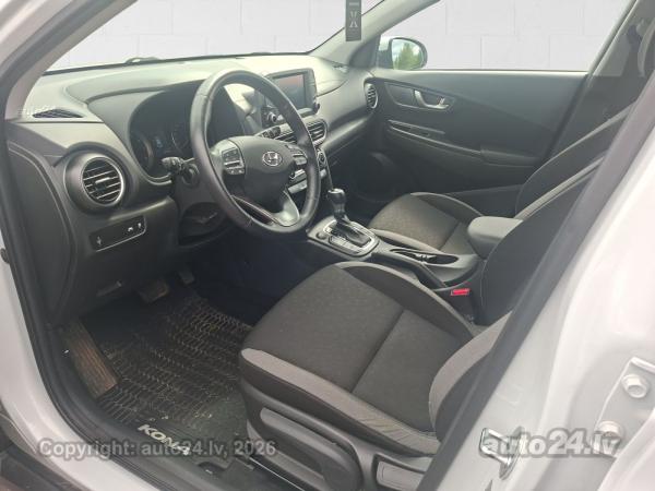 White Hyundai Kona 2021 in Viljandi, with an engine capacity of 1.60 L and mileage of 69 thousand km for 13900 €, photo 10 on AUTOMOTO.COM.LV