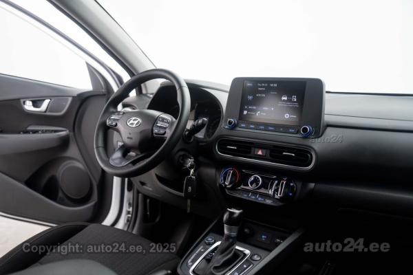 Balts Hyundai Kona 2022 Tallina, ar dzinēja tilpumu 1.60 L un nobraukumu 132 tūkst. km par 13499 €, foto 11 vietnē AUTOMOTO.COM.LV