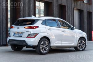 Balts Hyundai Kona 2022 Rīga, ar dzinēja tilpumu 0.00 L un nobraukumu 108 tūkst. km par 19990 €, foto 4 vietnē AUTOMOTO.COM.LV