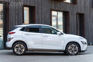 Balts Hyundai Kona 2022 Rīga, ar dzinēja tilpumu 0.00 L un nobraukumu 108 tūkst. km par 19990 €, foto 7 vietnē AUTOMOTO.COM.LV