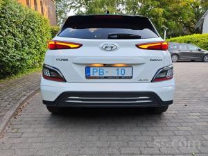 White Hyundai Kona 2022 in Riga, with an engine capacity of 1.60 L and mileage of 103 thousand km for 21100 €, photo 6 on AUTOMOTO.COM.LV