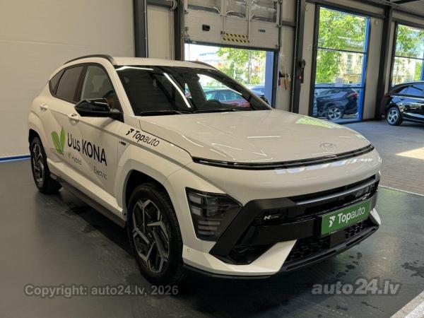 White Hyundai Kona 2023 in Tallinn, with an engine capacity of 1.60 L and mileage of 29 thousand km for 32490 €, photo 2 on AUTOMOTO.COM.LV