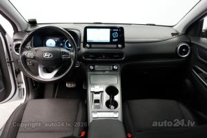White Hyundai Kona 2023 in Tallinn, with an engine capacity of 0.00 L and mileage of 39 thousand km for 21500 €, photo 6 on AUTOMOTO.COM.LV