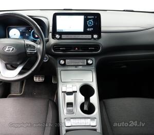 White Hyundai Kona 2023 in Tallinn, with an engine capacity of 0.00 L and mileage of 39 thousand km for 21500 €, photo 7 on AUTOMOTO.COM.LV