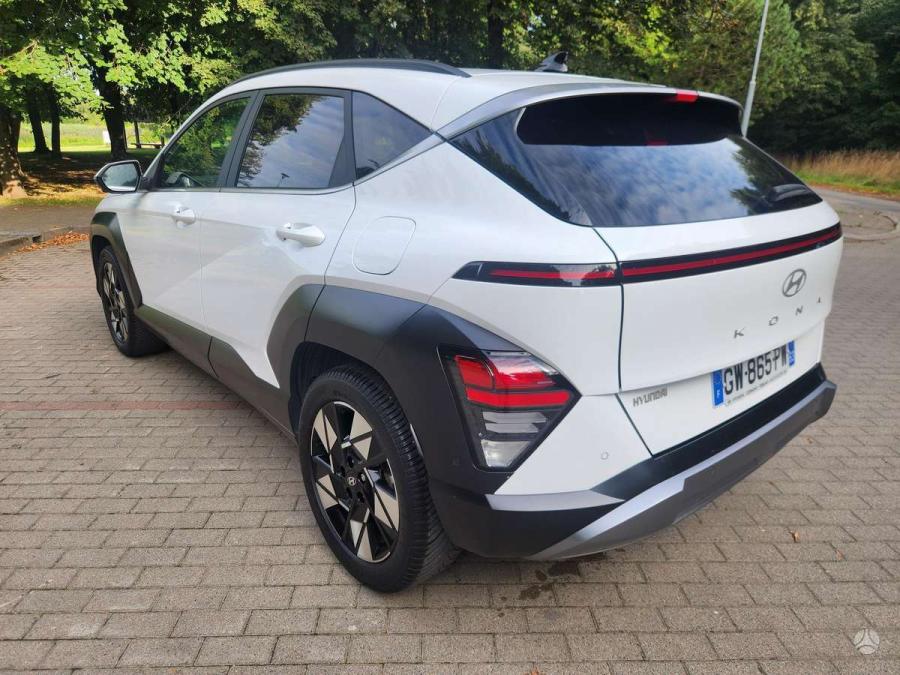 Balts Hyundai Kona 2024 Tauragė, ar dzinēja tilpumu 1.60 L un nobraukumu 148 tūkst. km par 18600 €, foto 5 vietnē AUTOMOTO.COM.LV
