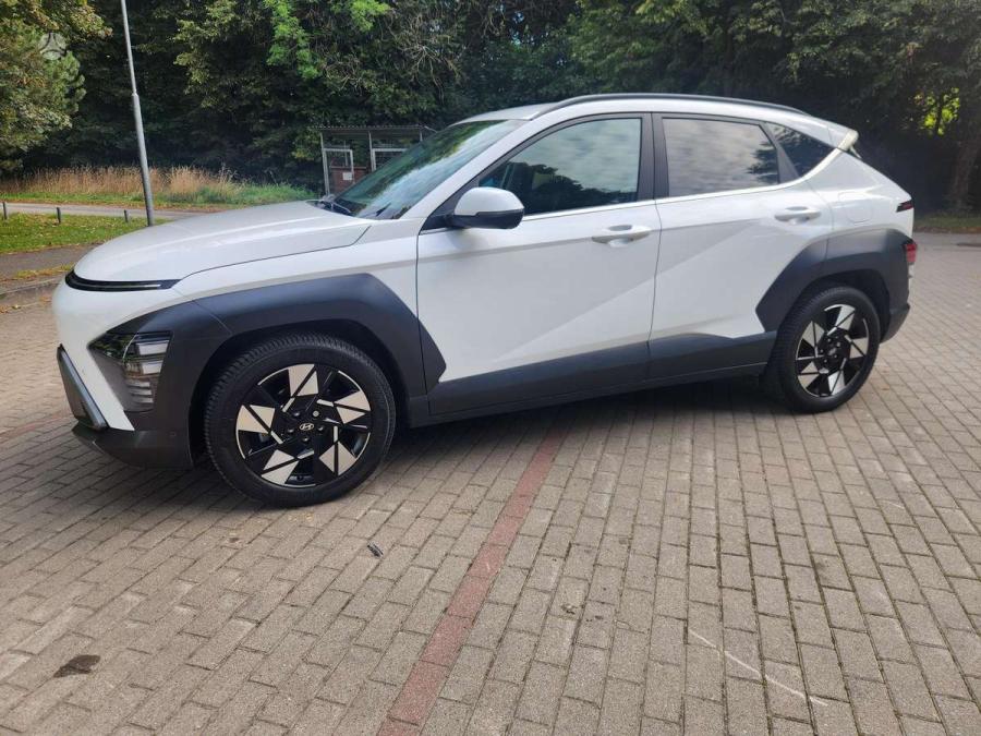 Balts Hyundai Kona 2024 Tauragė, ar dzinēja tilpumu 1.60 L un nobraukumu 148 tūkst. km par 18600 €, foto 8 vietnē AUTOMOTO.COM.LV